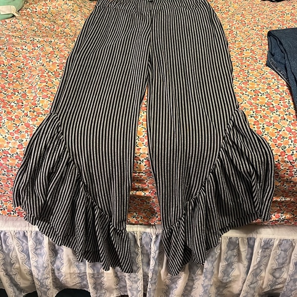 Zara | Pants & Jumpsuits | Zara Ruffle Bottom Pants | Poshmark